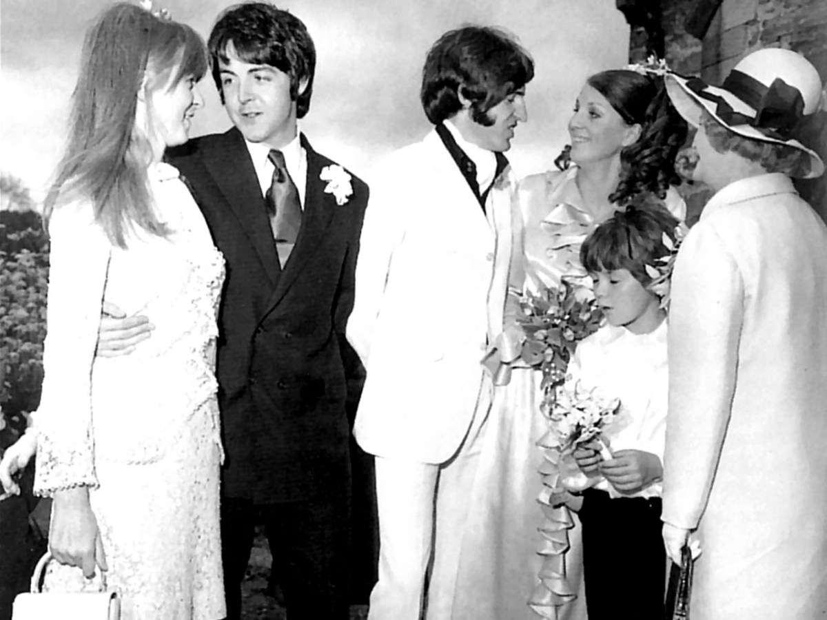 There’s only 2 Paul McCartneys, 2 Paul McCartneys, 2 Paul McCartneys, 2 ...